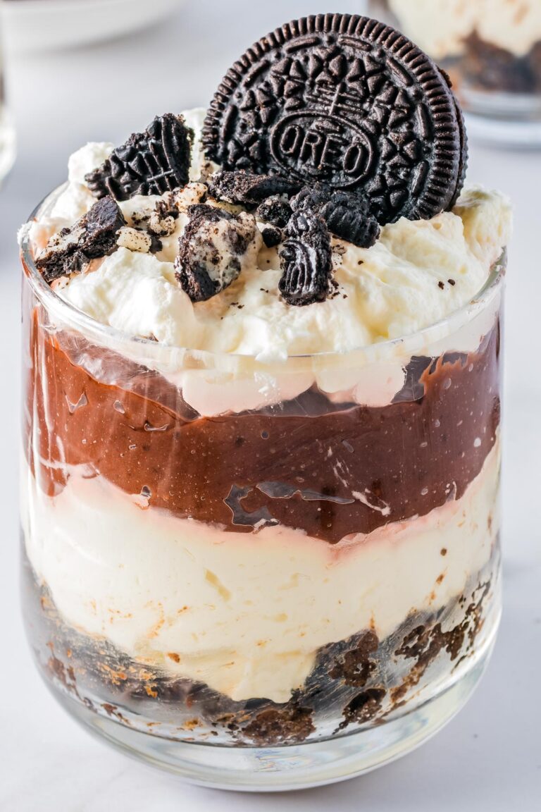Oreo Parfait - a No-Bake Oreo Dessert - The Cozy Fork